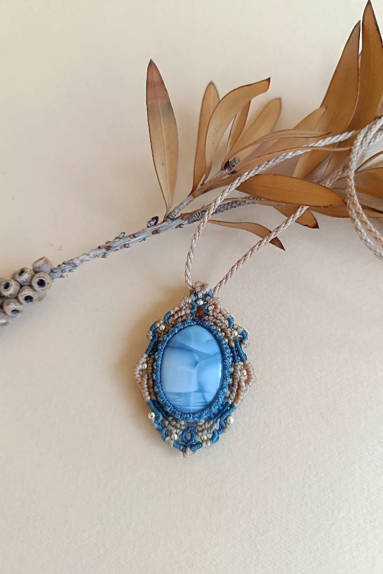Collar AMULETO con Ópalo azul/ Blue Opal Necklace ⋆ Havva Macrame